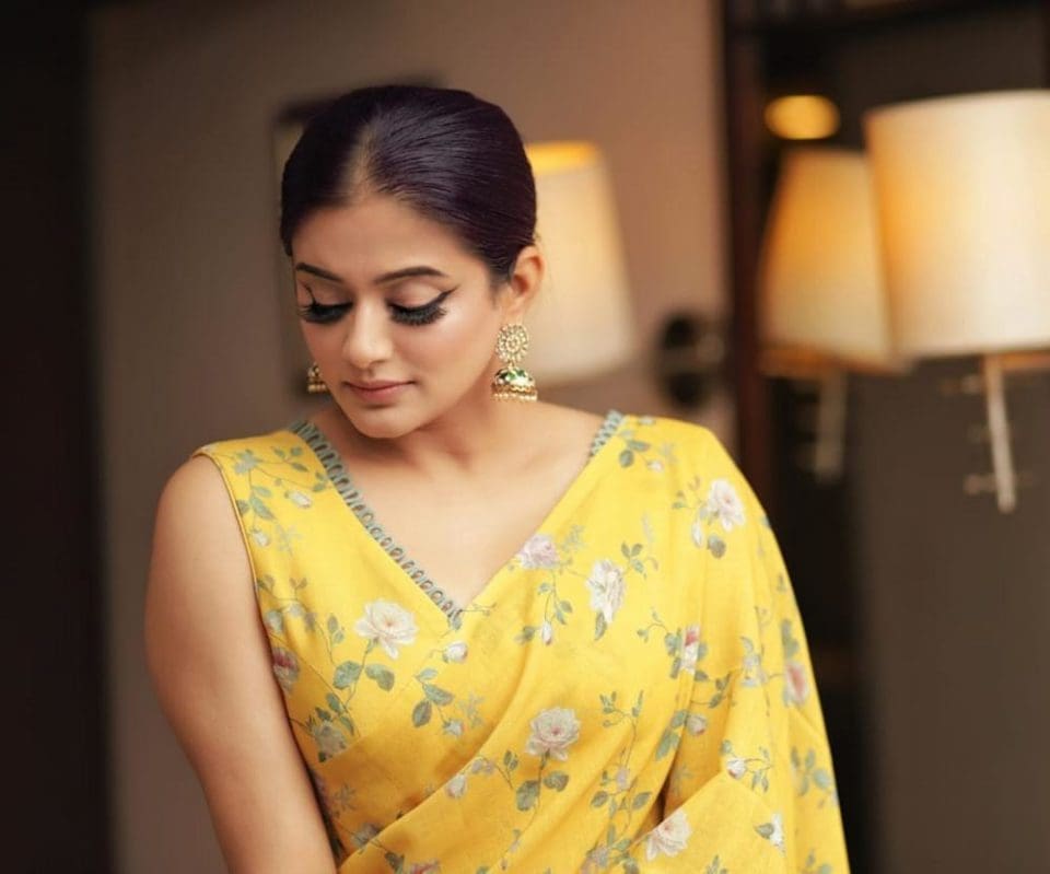 Actress Priyamani - Tamilstar