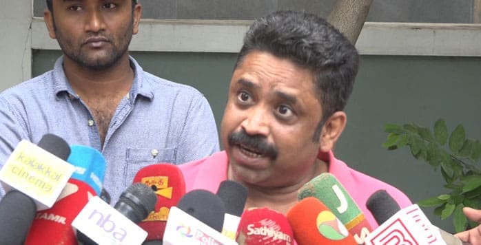 Director Seenu Ramasamy Press Meet Regards 800 Movie Issue | Tamilstar
