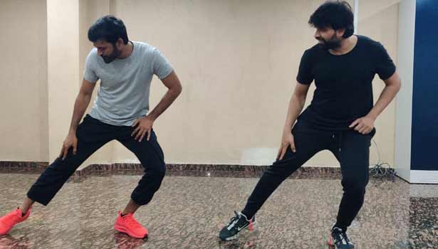 தீவிர நடன பயிற்சியில் தனுஷ்... வைரலாகும் புகைப்படம் | Tamilstar