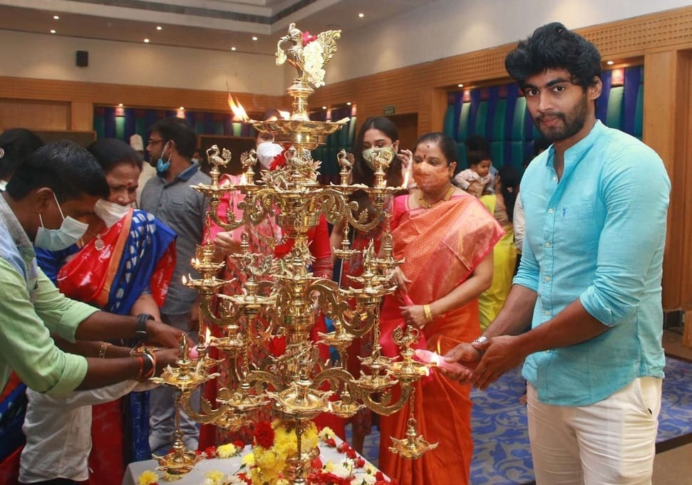 Google Kuttappan Movie Pooja - Tamilstar
