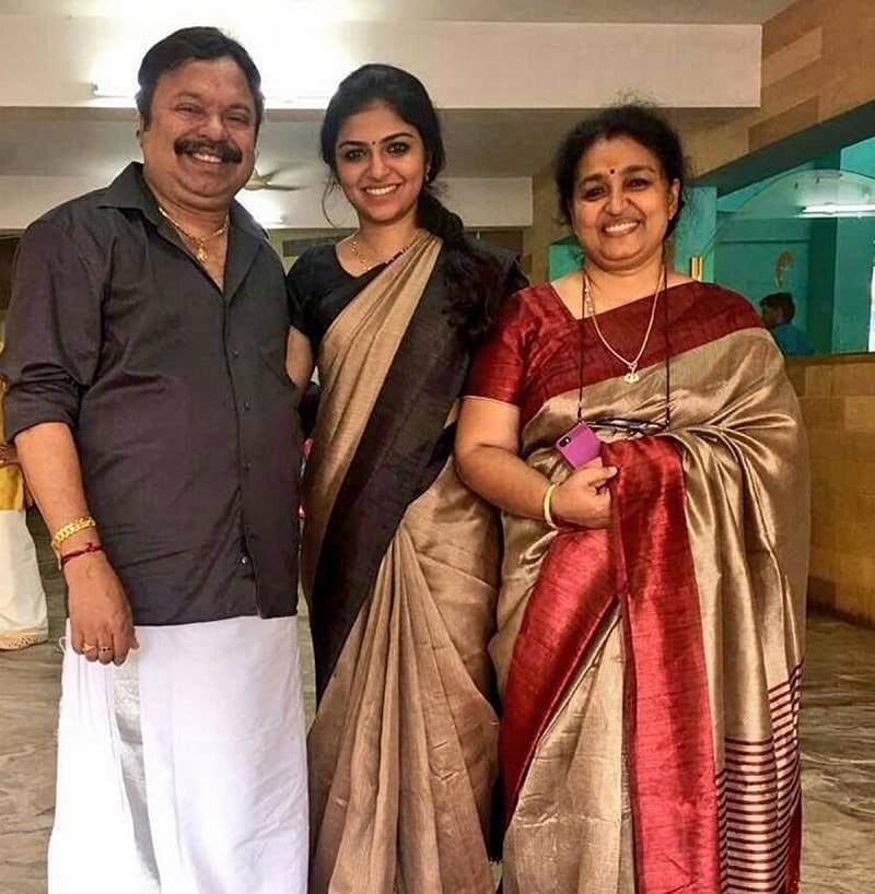 நடிகை ரவீனா ரவியின் தந்தை திடீர் மரணம் | Tamilstar