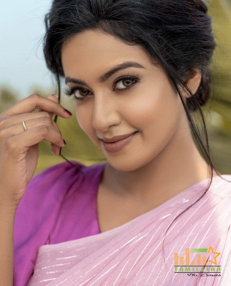 Actress Roshini haripriyan Latest Photo - Tamilstar