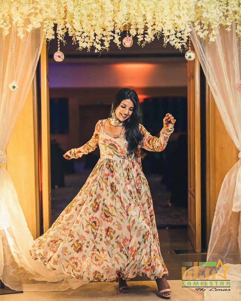 Actress Nivedhitha Sathish Latest Photos - Tamilstar