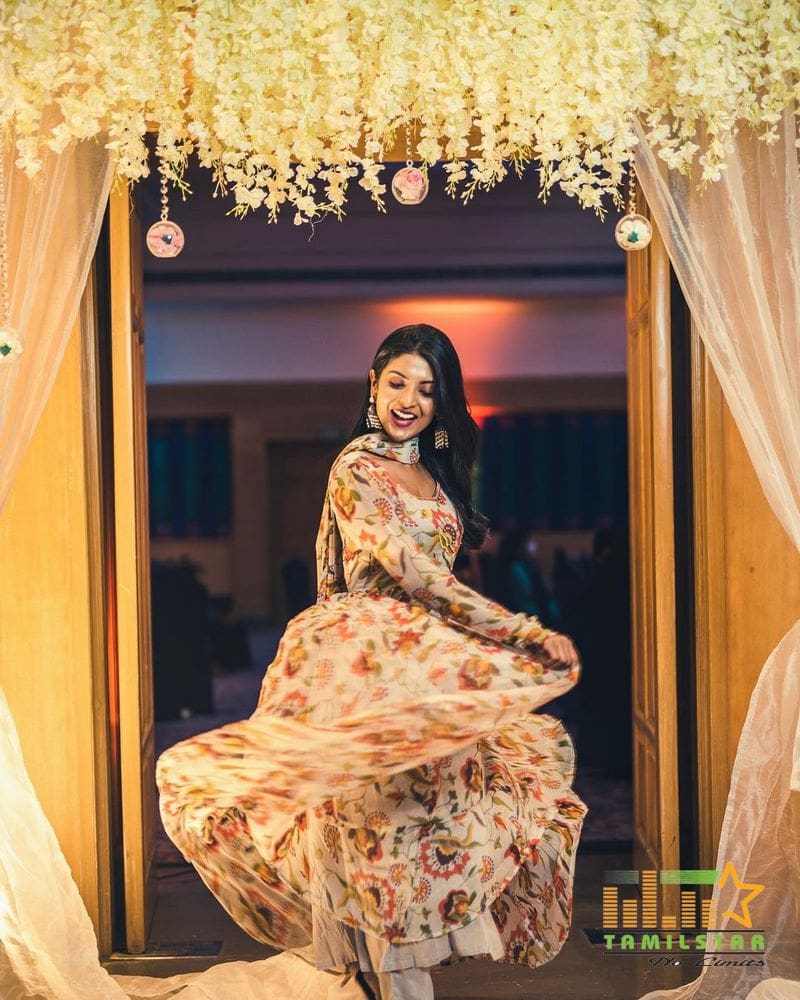 Actress Nivedhitha Sathish Latest Photos - Tamilstar