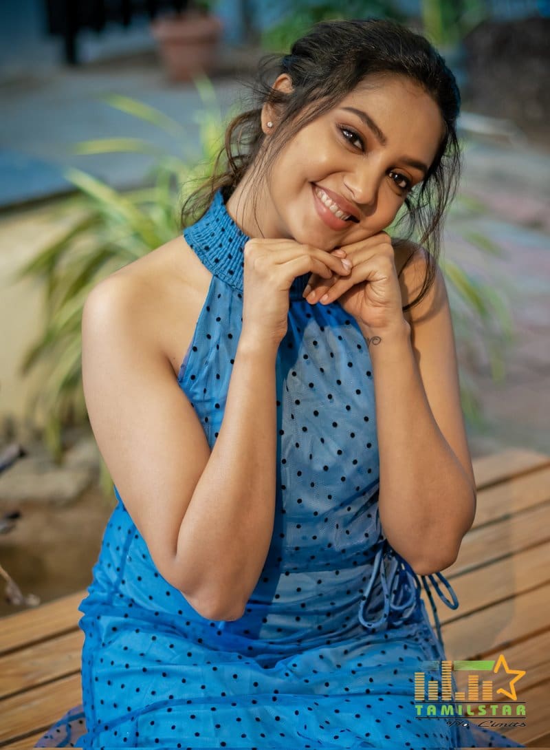 Actress Smruthi Venkat Latest Photos - Tamilstar