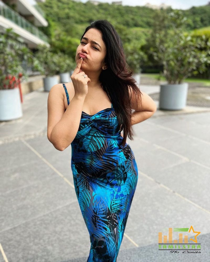 Actress Poonam Bajwa Latest Photos - Tamilstar