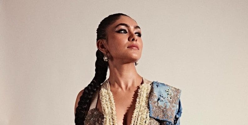 Actress Mrunal Thakur Latest Photos - Tamilstar