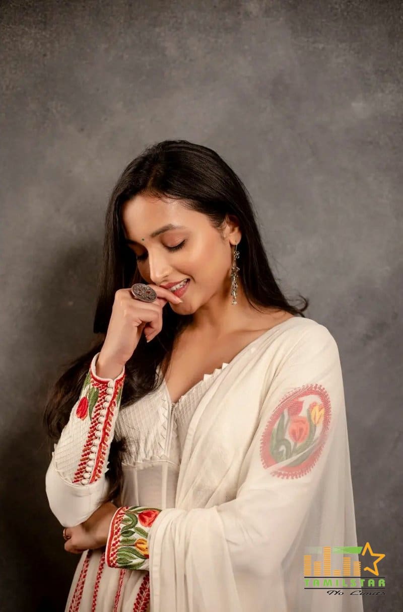 Actress Srinidhi Shetty Latest Photos - Tamilstar