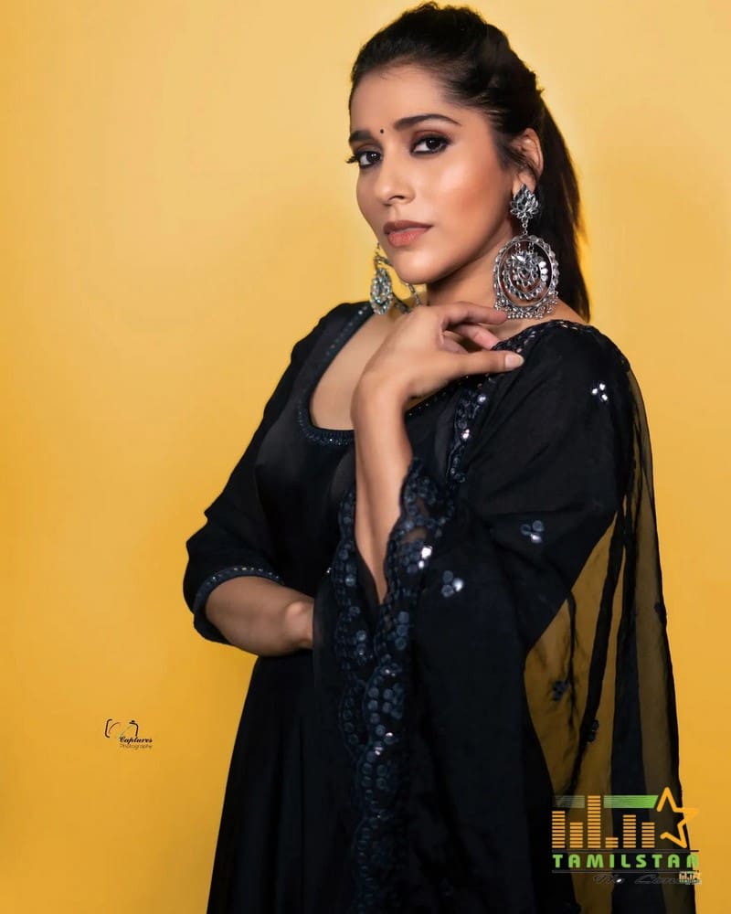 Actress Rashmi Gautam Latest Photos - Tamilstar