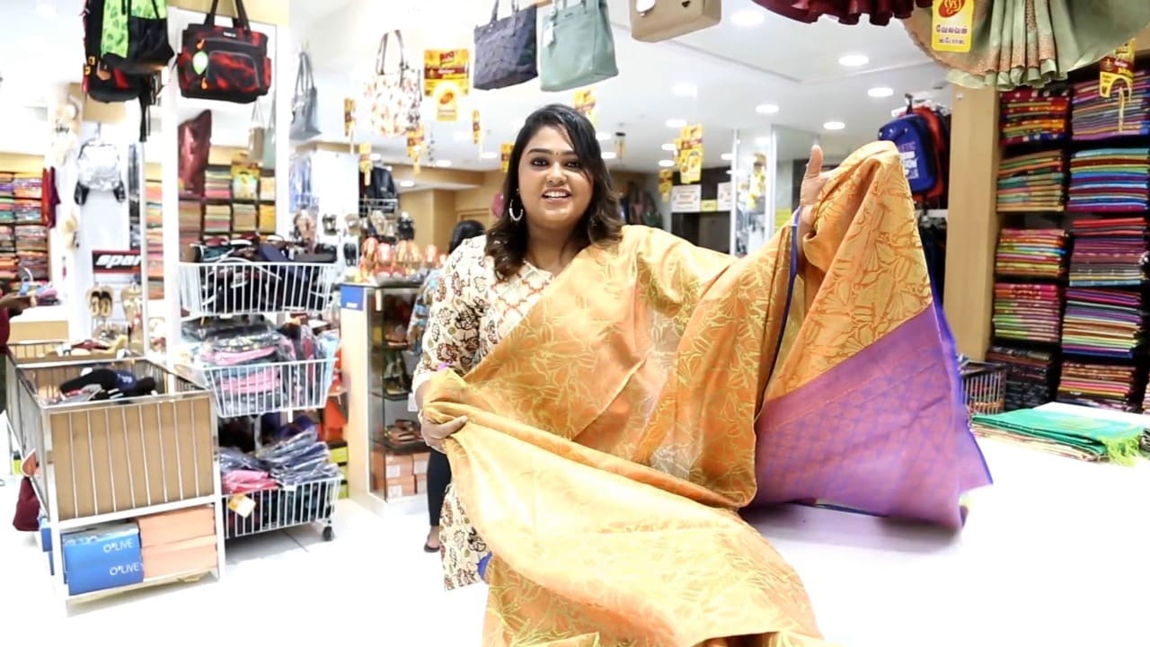 வேலவன் ஸ்டோரில் கலக்கல் ஷாப்பிங் செய்த வி ஜே அகல்யா..வீடியோ வைரல் ...