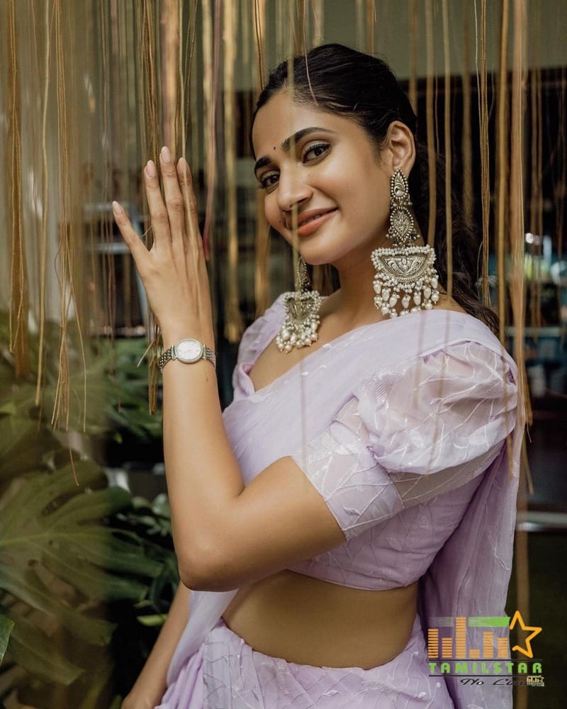 Actress Losliya Mariyanesan Latest Photos | Tamilstar