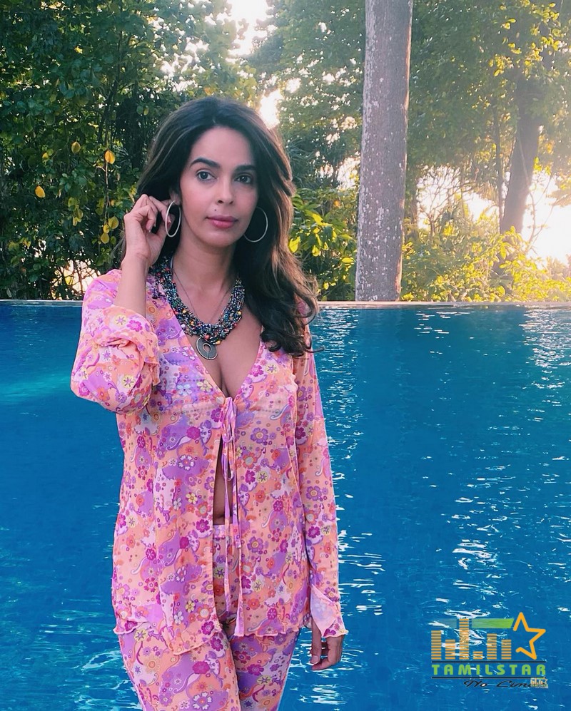 Actress Mallika Sherawat Latest Photos - Tamilstar