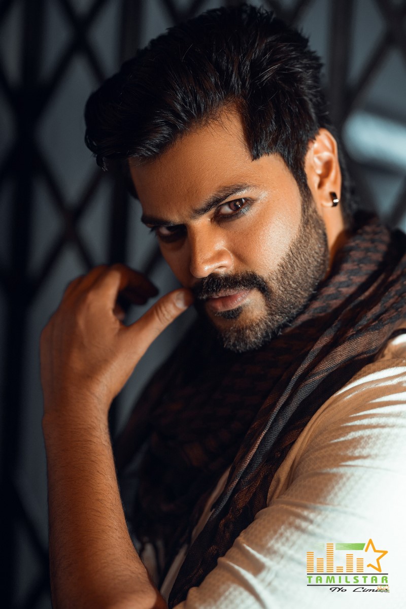 Actor Ganesh Venkatram Stills - Tamilstar