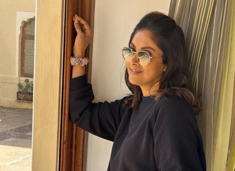 Actress Nadiya Latest Photos - Tamilstar