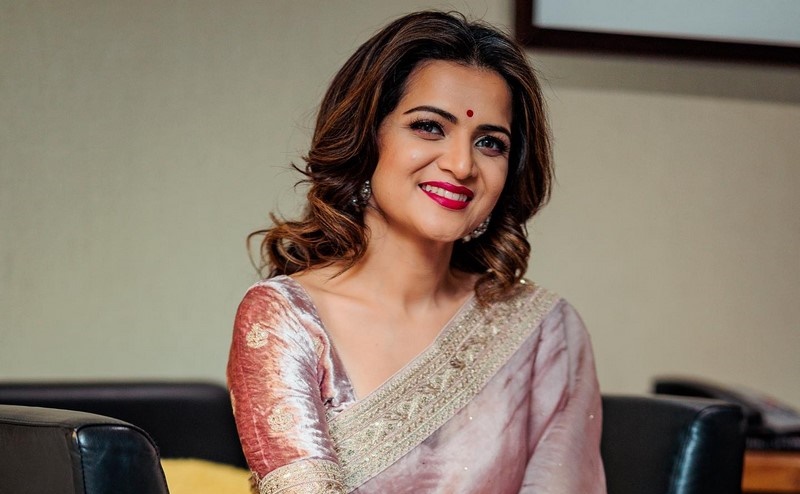 Actress Dhivya Dharshini Latest Photos | Tamilstar