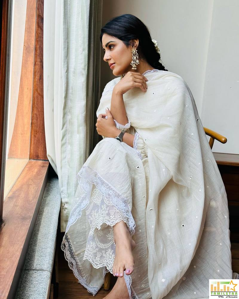 Actress Samyukta Menon Latest Photos | Tamilstar