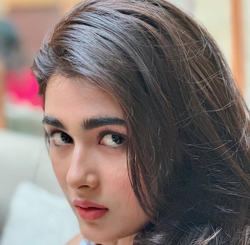 Actress Shalini Pandey Latest Photos | Tamilstar