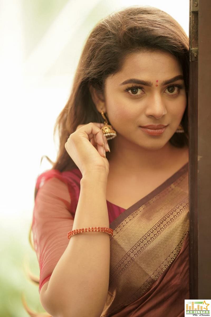 Actress Delna Davis Latest Photos | Tamilstar