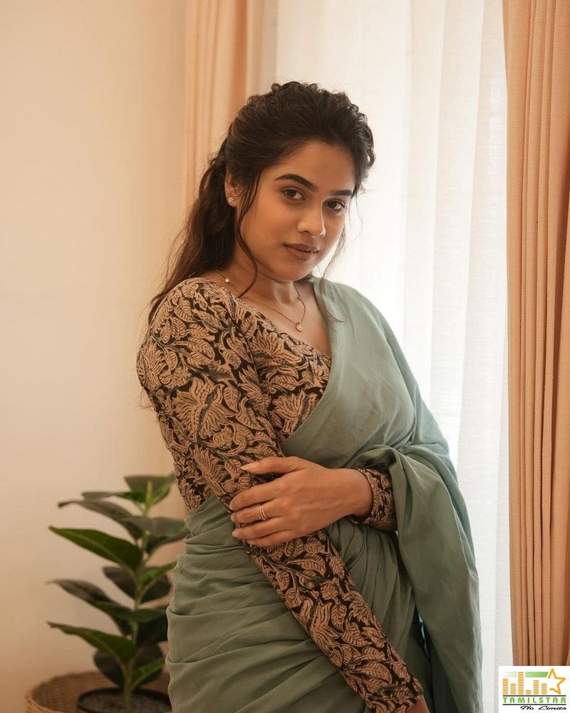 Actress Parveen Latest Photos | Tamilstar