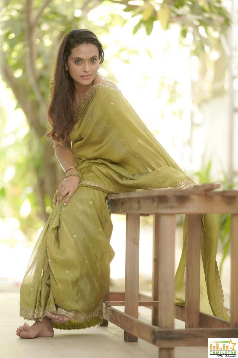 Actress Yamuna Chinnadurai Latest Photoshoot - Tamilstar