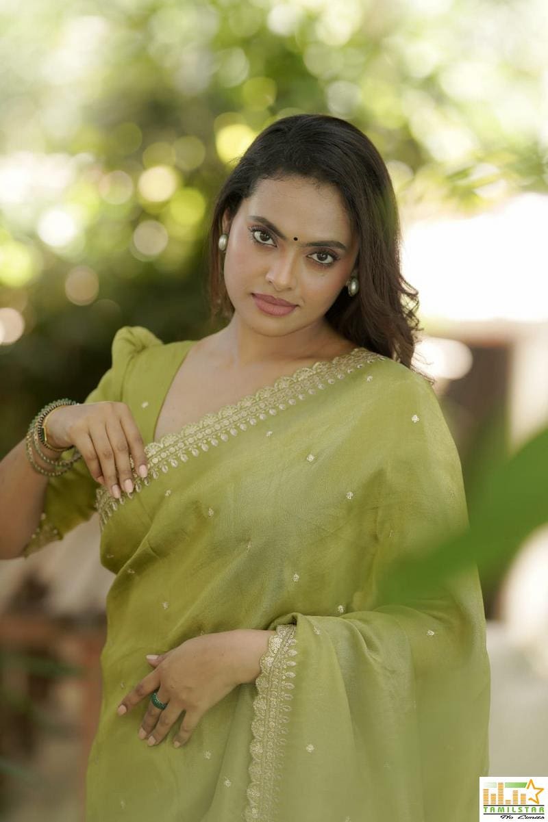 Actress Yamuna Chinnadurai Latest Photoshoot - Tamilstar