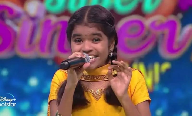 சூப்பர் சிங்கர் ஹர்ஷினி நேத்ராவின் பத்தாம் வகுப்பு மதிப்பெண் எவ்வளவு ...